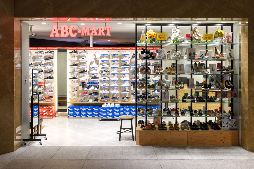 ABC-MART | 東京駅 構内のショップ・レストラン グランスタ【公式】 | TOKYOINFO